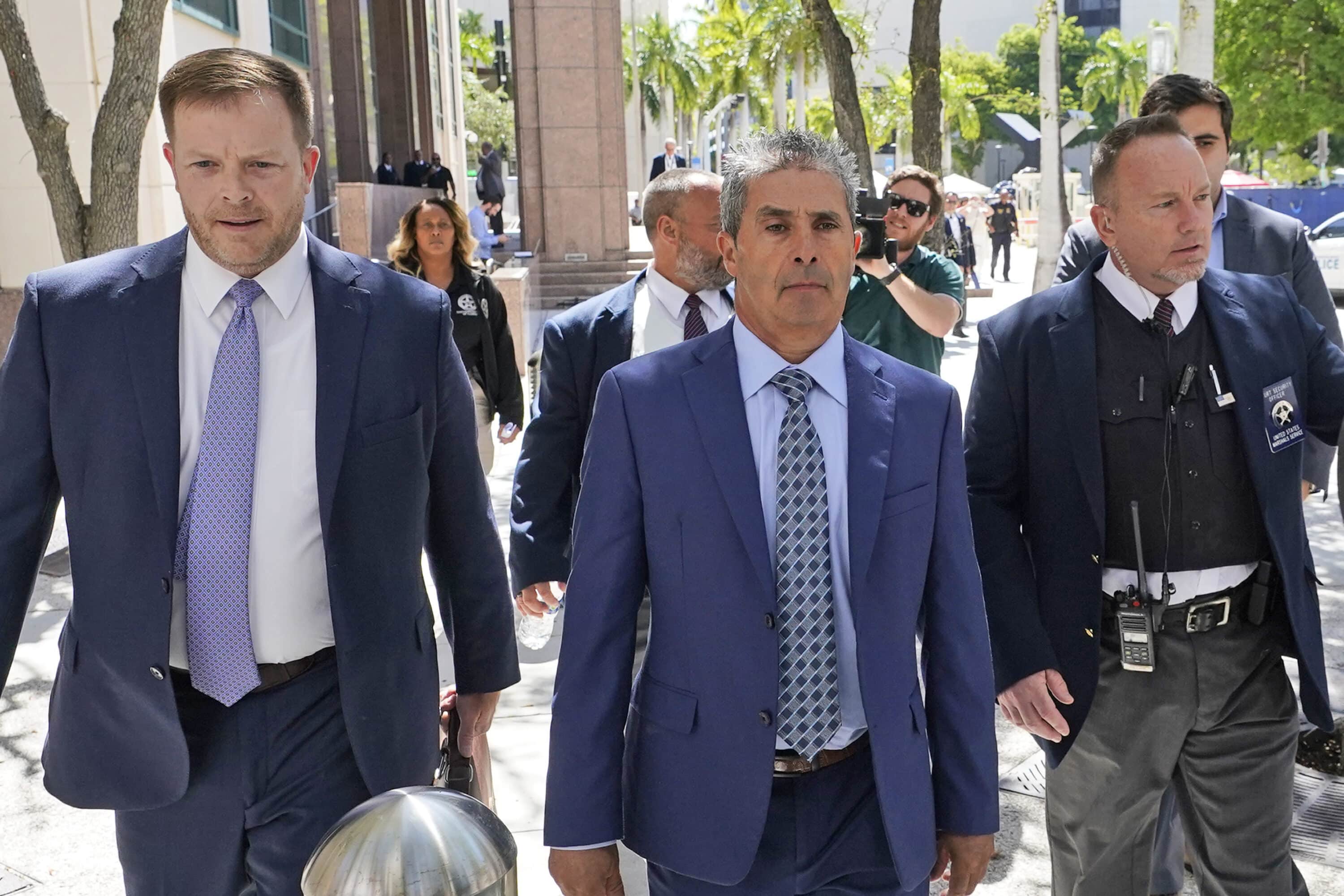 Mar-a-Lago manager pleads not guilty to obstructing classified ...